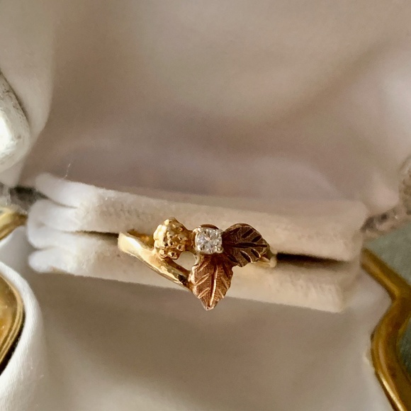 Jewelry | Black Hills Gold Grape Leaf Cluster Ring In 1k Yellow Gold ...
